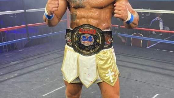 Bordon bare-knuckle boxer Darren ‘The Dazzler‘ Hendry wins European ...