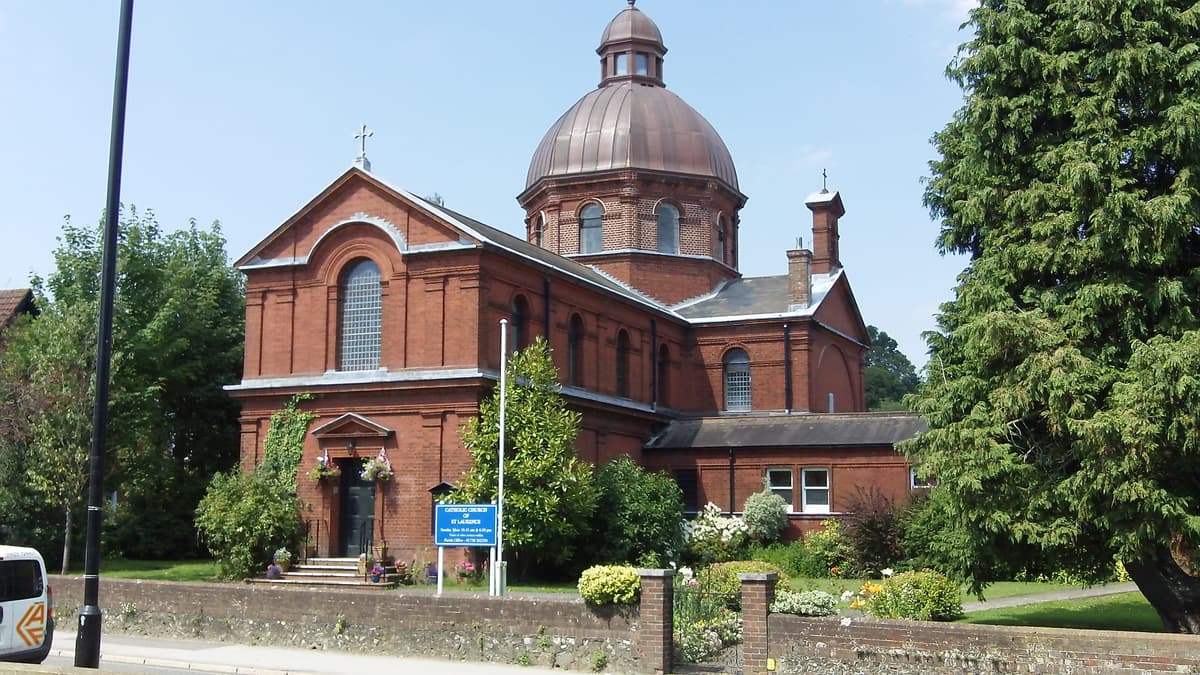 Petersfield church features in Alec Guinness documentary | altonherald.com