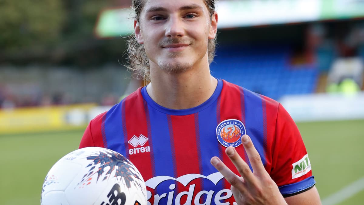 Shots striker joins League Two outfit | altonherald.com