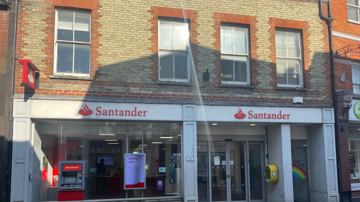 Santander confirms Surrey and Hampshire branch closures | altonherald.com