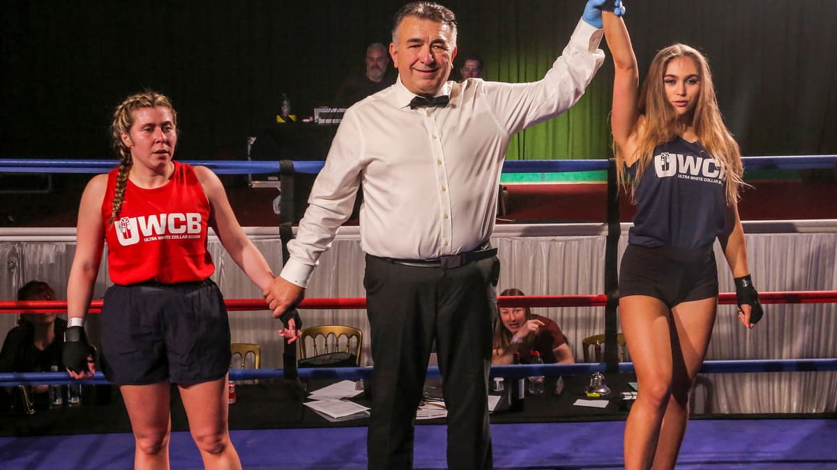 WATCH: Fighting fit beauty queen wins first boxing match | altonherald.com