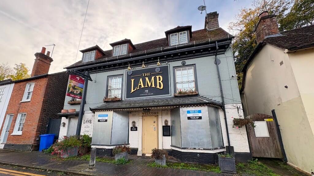 Closed town centre pub on sale for £425k | altonherald.com