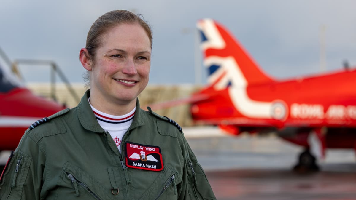 Surrey woman becomes first female leader of Red Arrows | altonherald.com