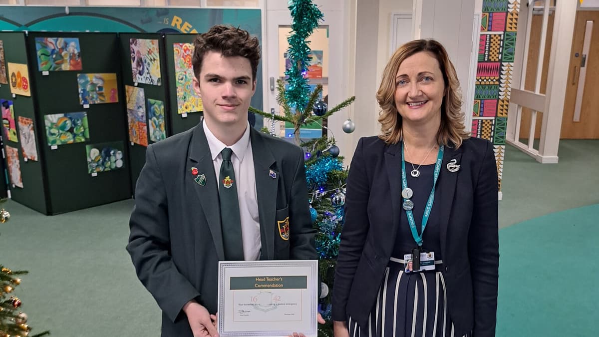 Schoolboy uses defibrillator to save neighbour’s life | altonherald.com